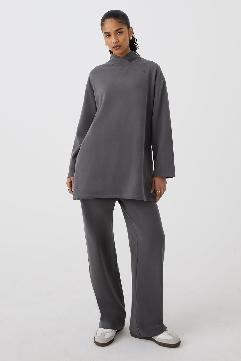 DETAIL SWEATSHIRT | Premium Modest Activewear | LYRA Modest